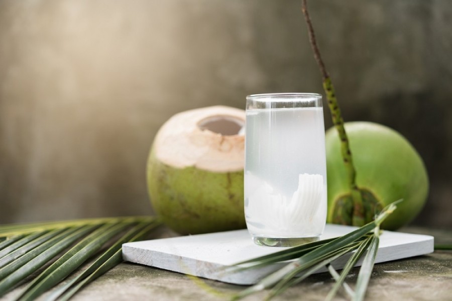 4 Manfaat Air Kelapa Muda untuk Dukung Kesehatan Anak 4 Manfaat Air Kelapa Muda untuk Dukung Kesehatan Anak